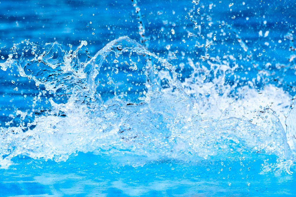 Saltwater Pools With No Chlorine | Swimming Pool Construction ...